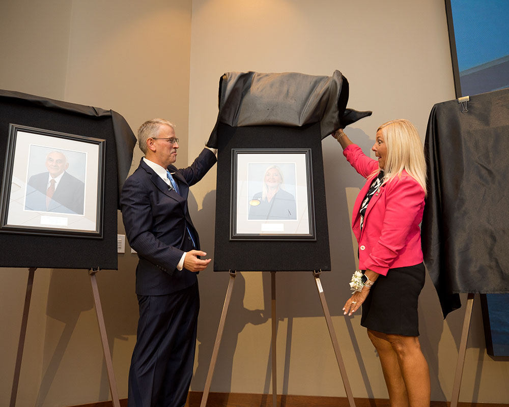 Msus Duett Inducted Into Erdcs Waterways Experiment Station Gallery Of Distinguished Civilian